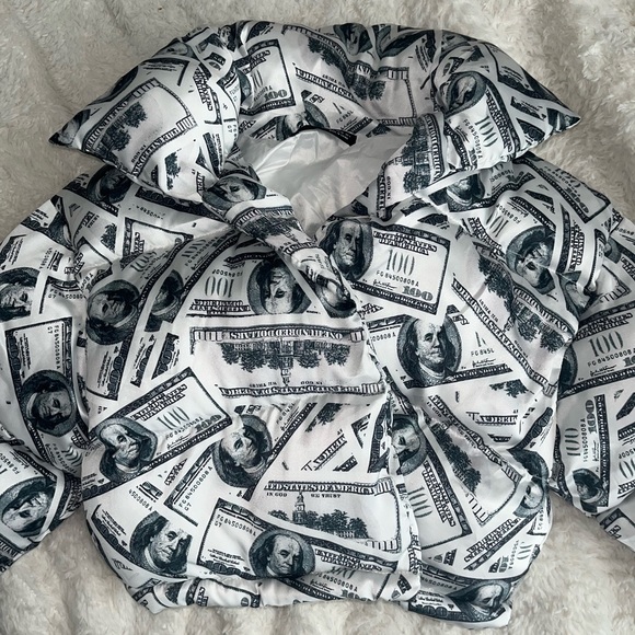 SHEIN | Jackets & Coats | Cute Comfy Money Print Cropped Puffer Jacket ...